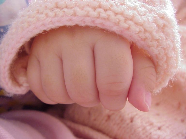 0 3 хүртэлх насны хүүхдээ асарч байгаа 20 мянган эцэг тэтгэмж авна